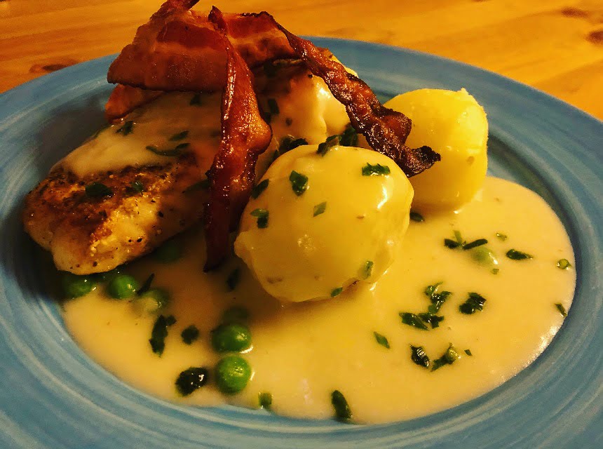 Stekt fisk, potatis och varm majonnässås — Matsara